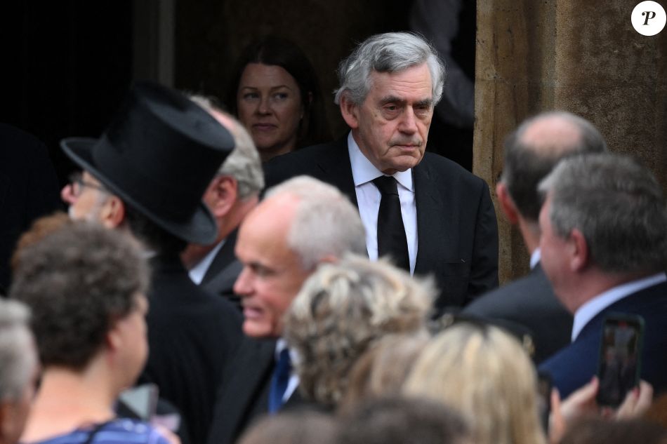 Gordon Brown - Proclamation du roi Charles III d'Angleterre depuis le balcon du palais Saint ...