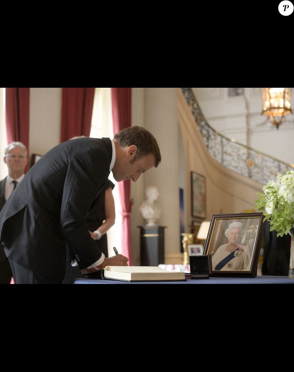 Funérailles d'Elizabeth II : Emmanuel Macron arrivé avec Brigitte pour ...