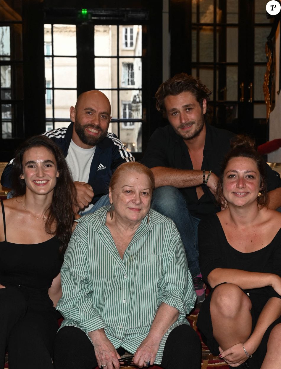 Exclusif - Mila Michael, Josiane Balasko, Manon Gauthier, Jordan Topenas et Paul Valy ...