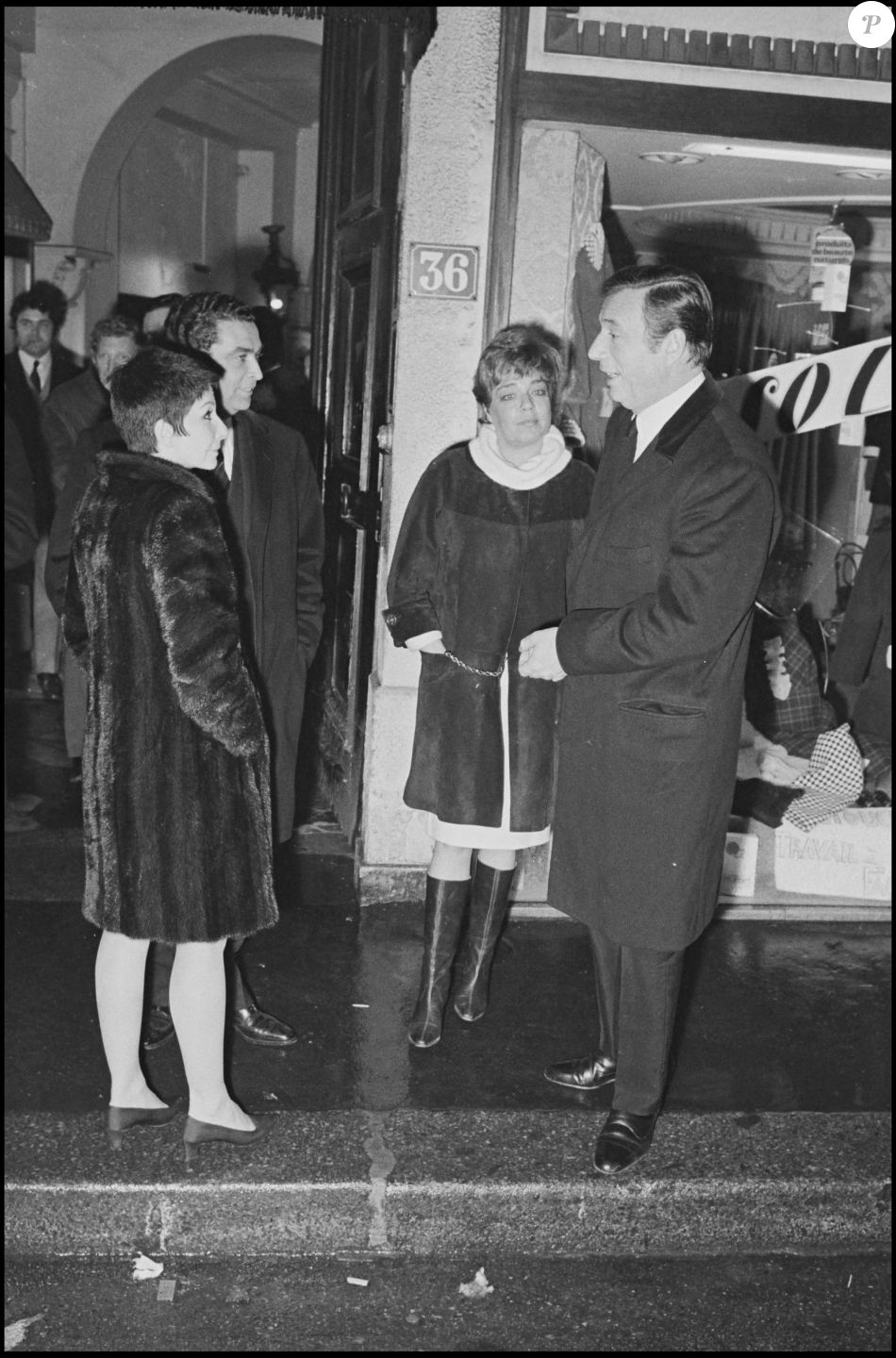 Simone Signoret et Yves Montand en 1968 à Paris - Purepeople