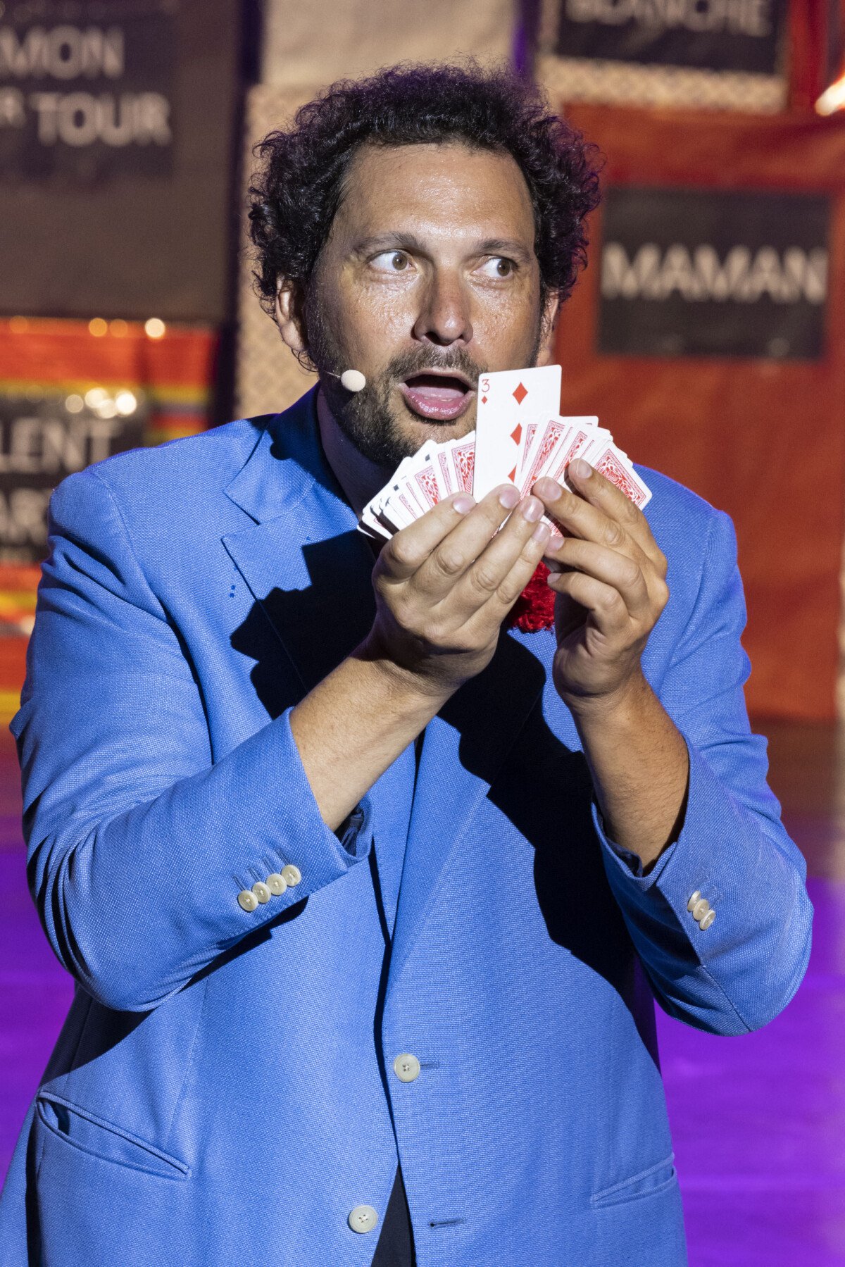 Photo : Eric Antoine est sur la scène du théâtre de Verdure au festival ...