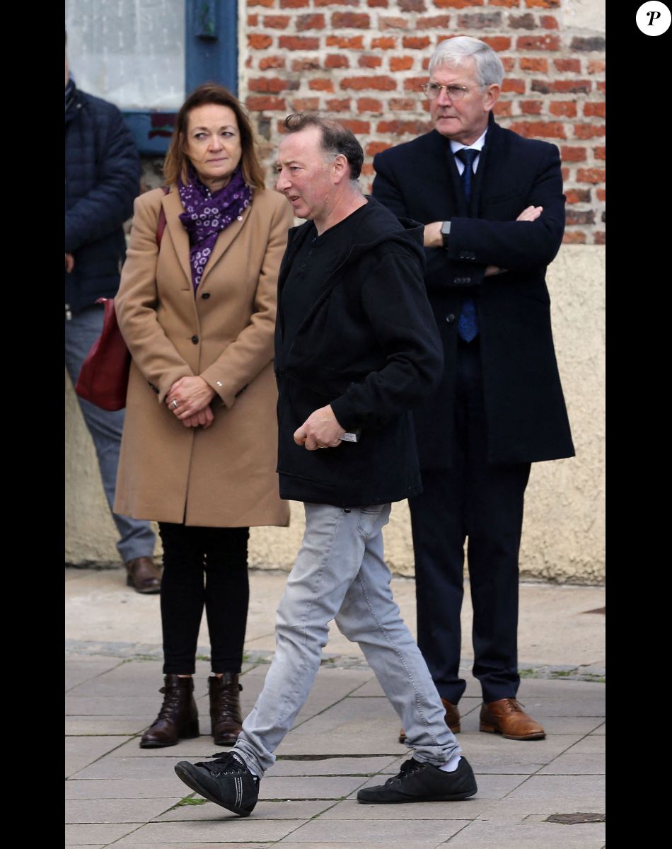 Obsèques de Lola, 12 ans : "J'espère que tu m'entends de là-haut", ses ...