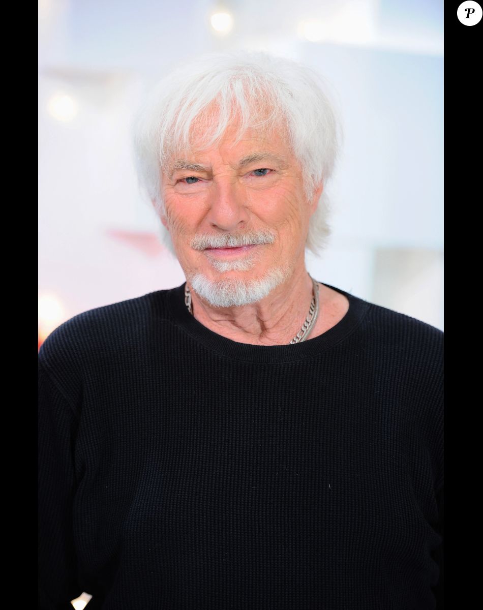 Hugues Aufray : En couple à 93 ans avec une jeune compagne, un homme ...
