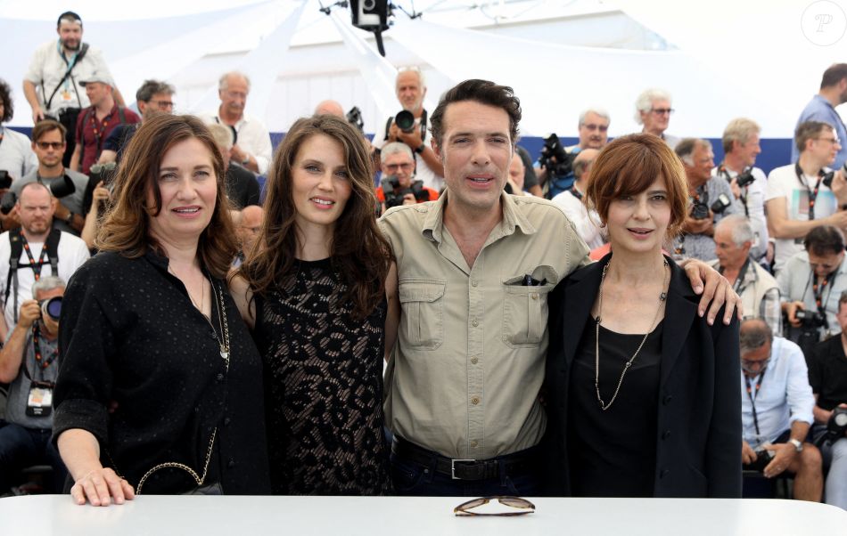 Emmanuelle Devos, Marine Vacth, le réalisateur Nicolas Bedos et Laura ...