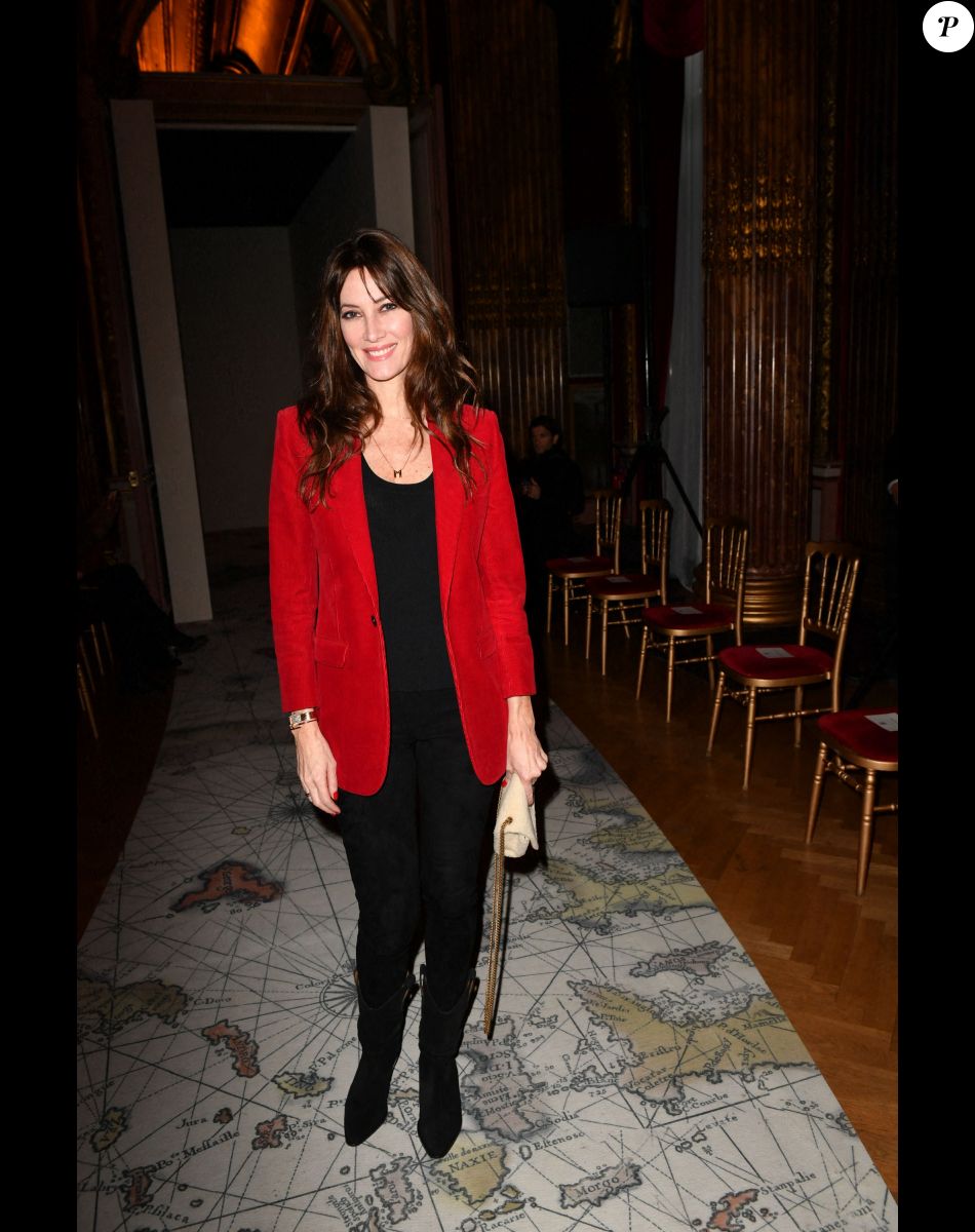 Mareva Galanter très décolletée dans un costume masculin : l'ex-Miss ...