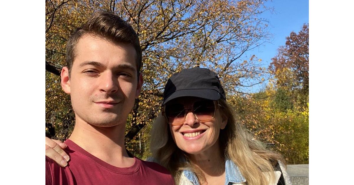 Valérie Trierweiler émue auprès de son fils Léonard et sa belle-fille ...