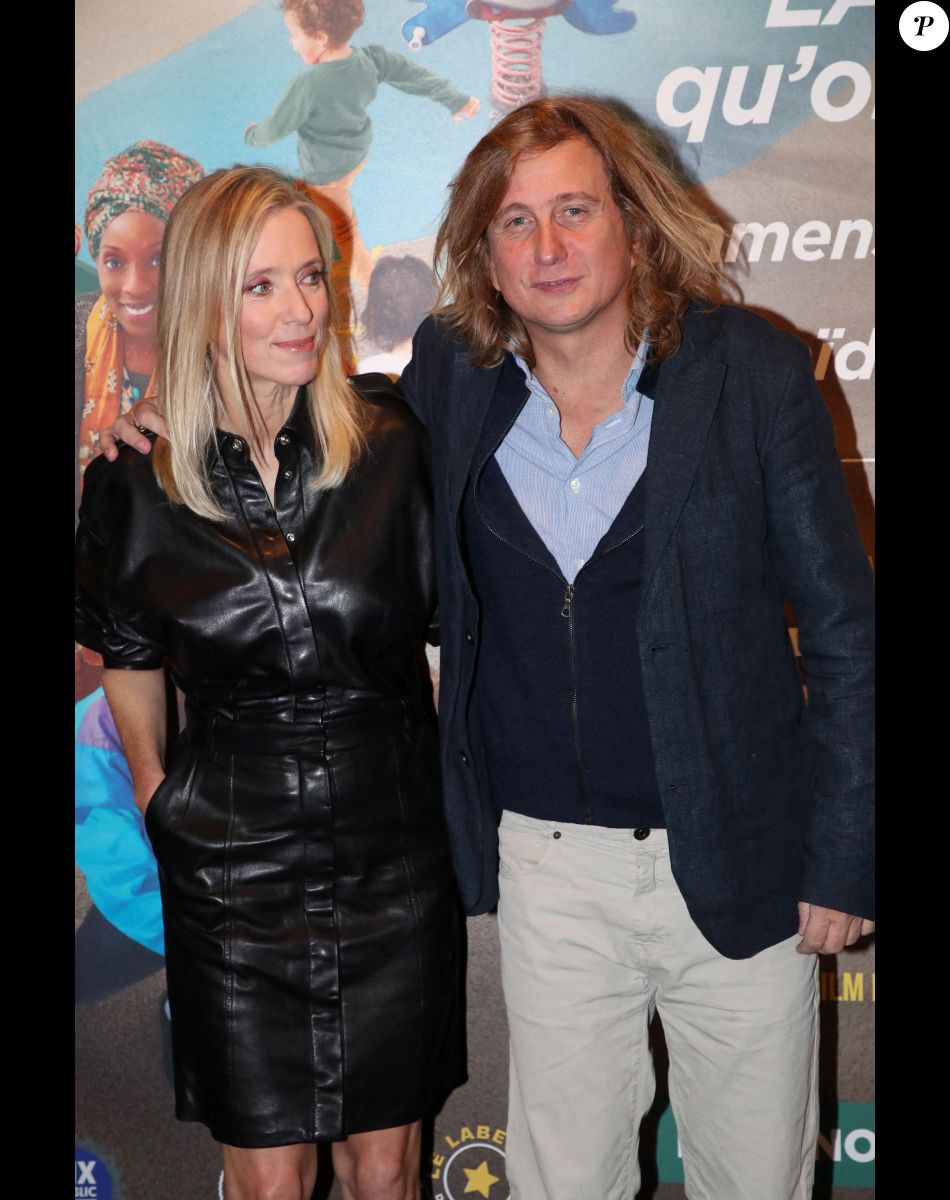 Léa Drucker sublime dans une robe en cuir moulante : rare sortie aux ...