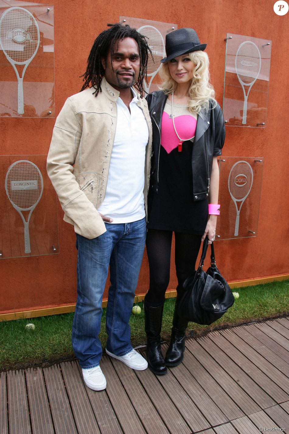 Christian Karembeu et sa femme Adriana Karembeu lors de la finale du ...