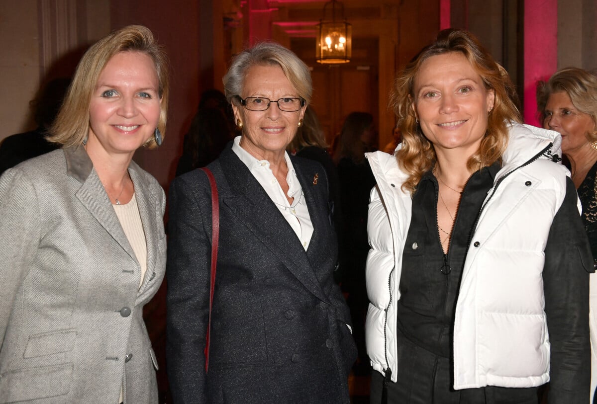Photo : Virginie Calmels, Michèle Alliot-Marie et Caroline Vigneaux ...