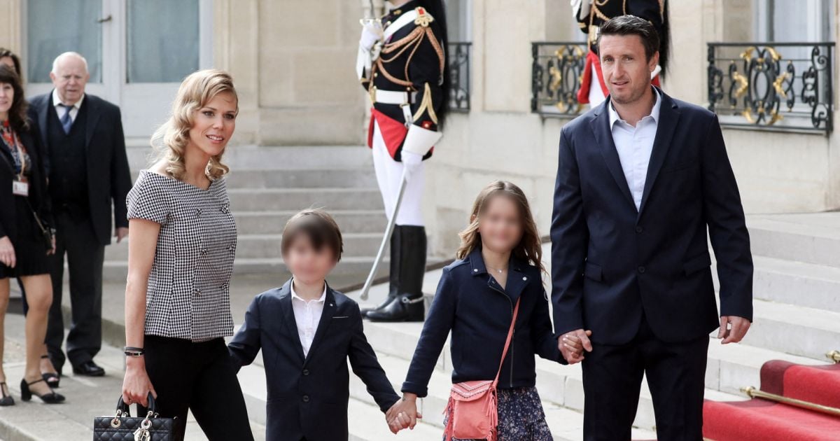 Tiphaine Auzière et son compagnon Antoine et leurs enfants - Arrivées ... Tiphaine Auzière et son compagnon Antoine et leurs enfants - Arrivées ...
