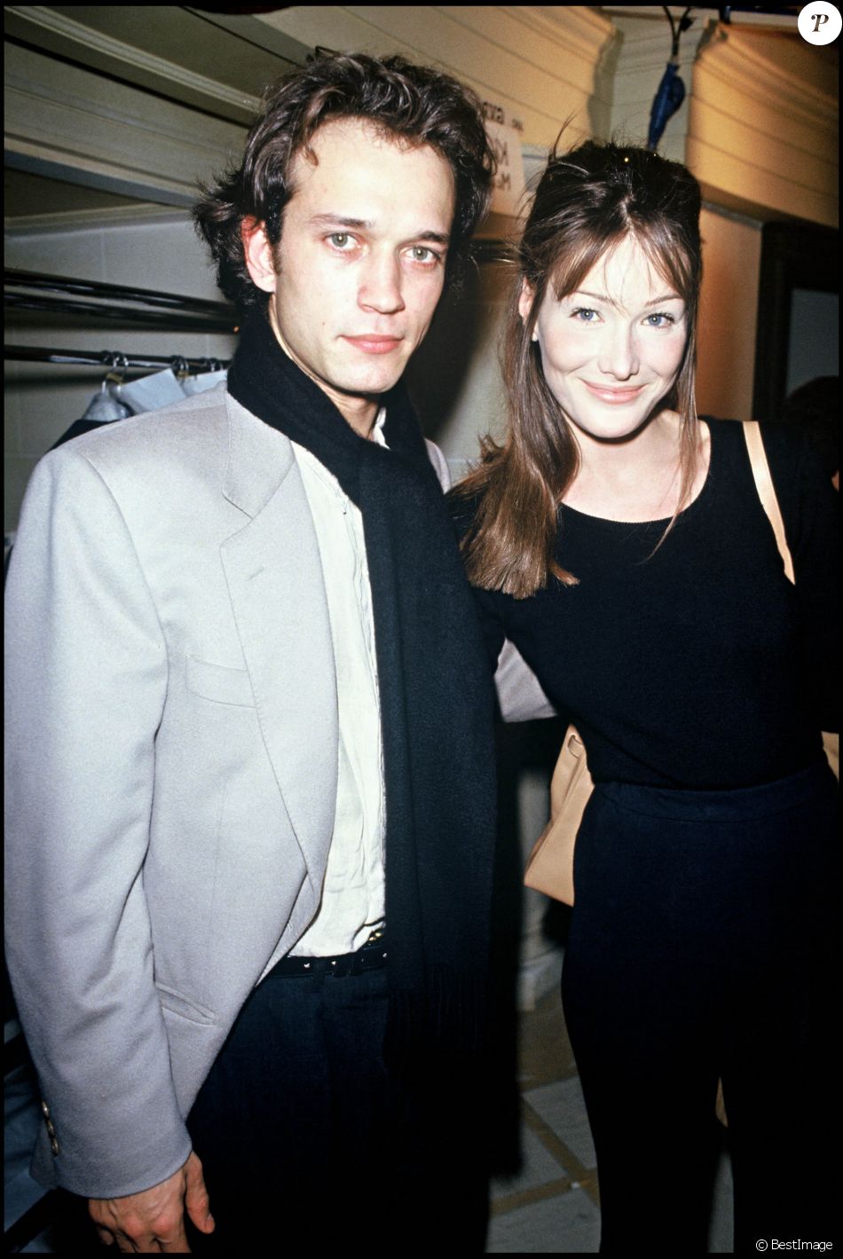 Archives - Vincent Perez et Carla Bruni au défilé Versace à Paris. - Purepeople