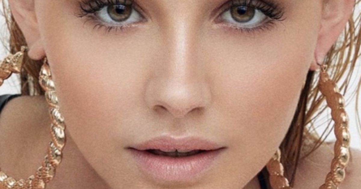 Vittoria de Savoie immortalisée par Sam Sarfat : parfait sosie de sa ...