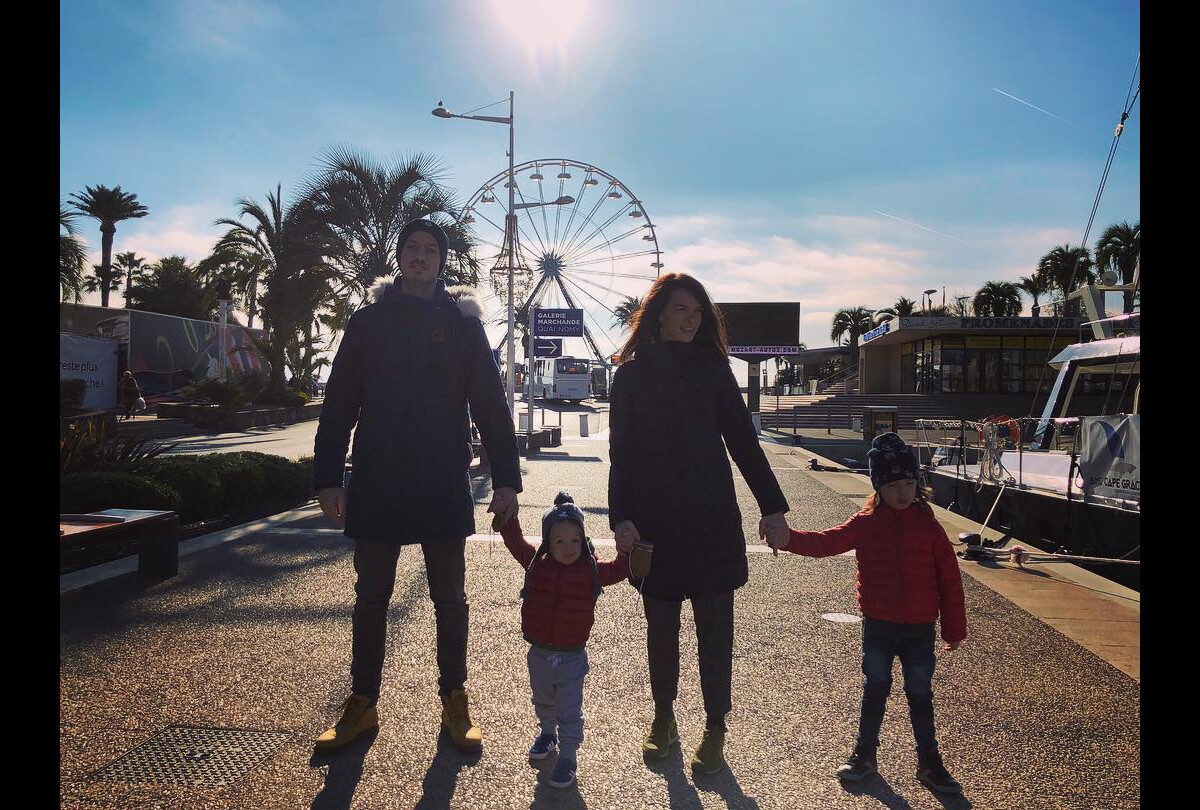 Photo : Carlito, sa femme et leurs enfants à Saint-Raphaël le 2 janvier ...