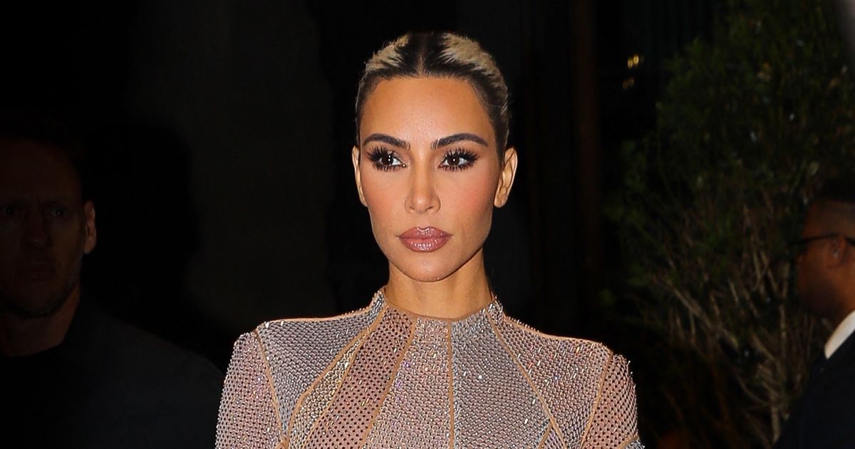 Kim Kardashian fait un passage au défilé Fendi lors de fashion week à ...