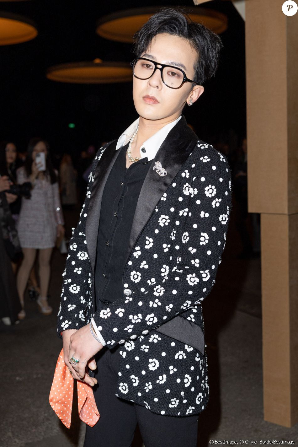 G Dragon - Front Row au deuxième défilé de mode Haute-Couture Chanel au ...
