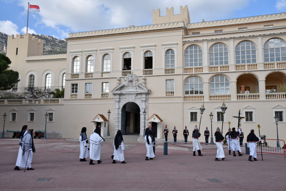 Photo : No Tabloïds - La famille princière monégasque au balcon du ...