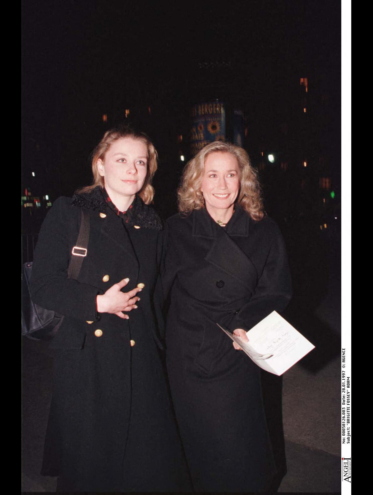 Photo : Brigitte Fossey et sa fille Marie Adam lors de la cérémonie des ...