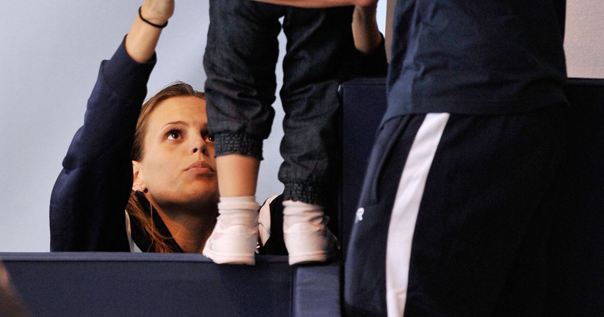 Laure Manaudou, Frederick Bousquet et leur fille Manon - Laure Manaudou ...