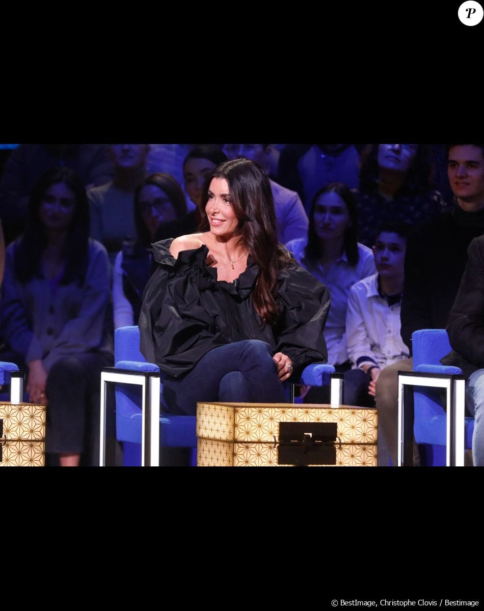 Jenifer en manque d'affection et de reconnaissance ? "J'attends ...