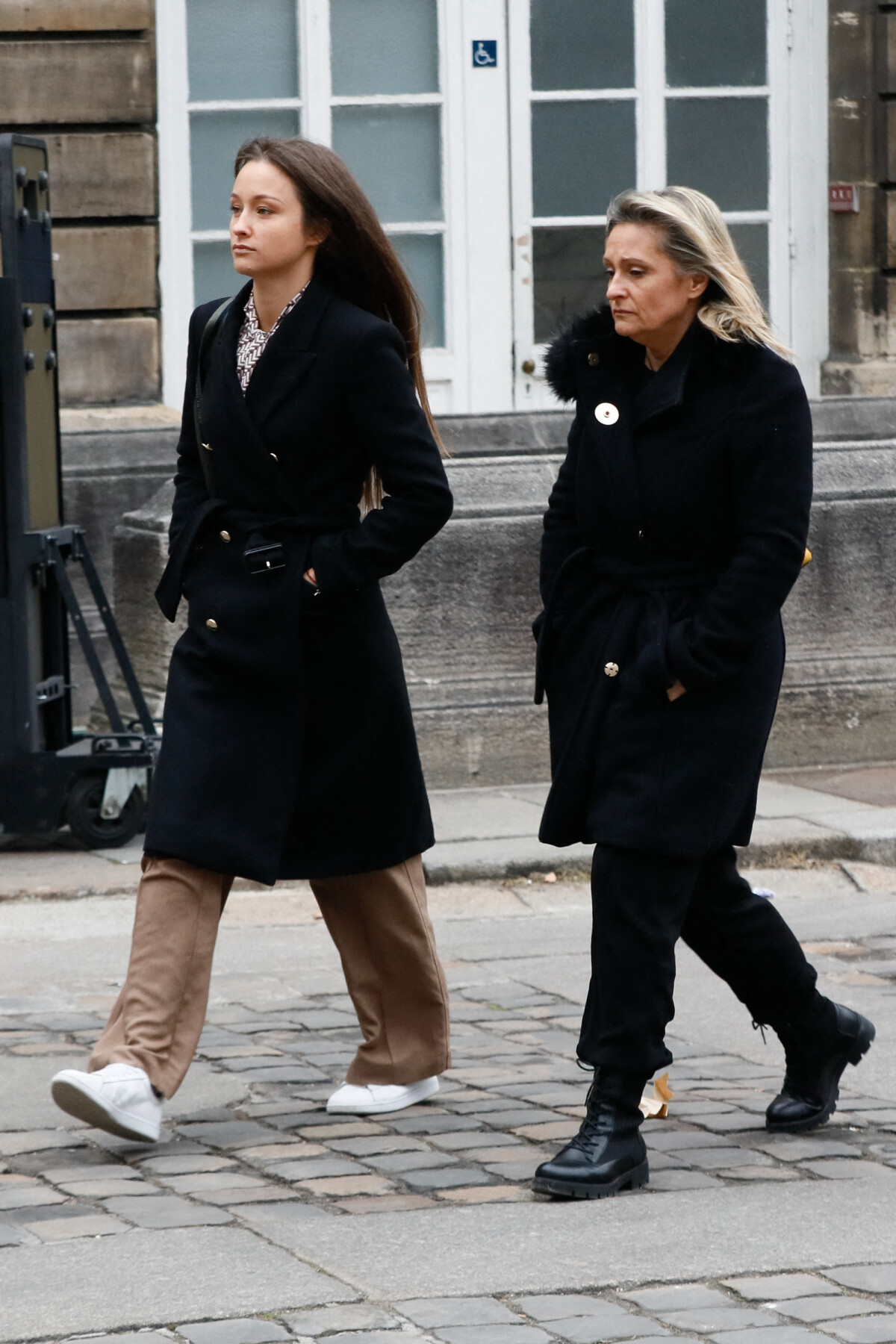 Photo : Exclusif - Laura Prioul (victime) et sa mère Olga Cohard ...