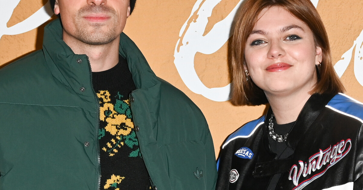 Louane s'éclate dans un look "boule à facettes", son compagnon Florian ...