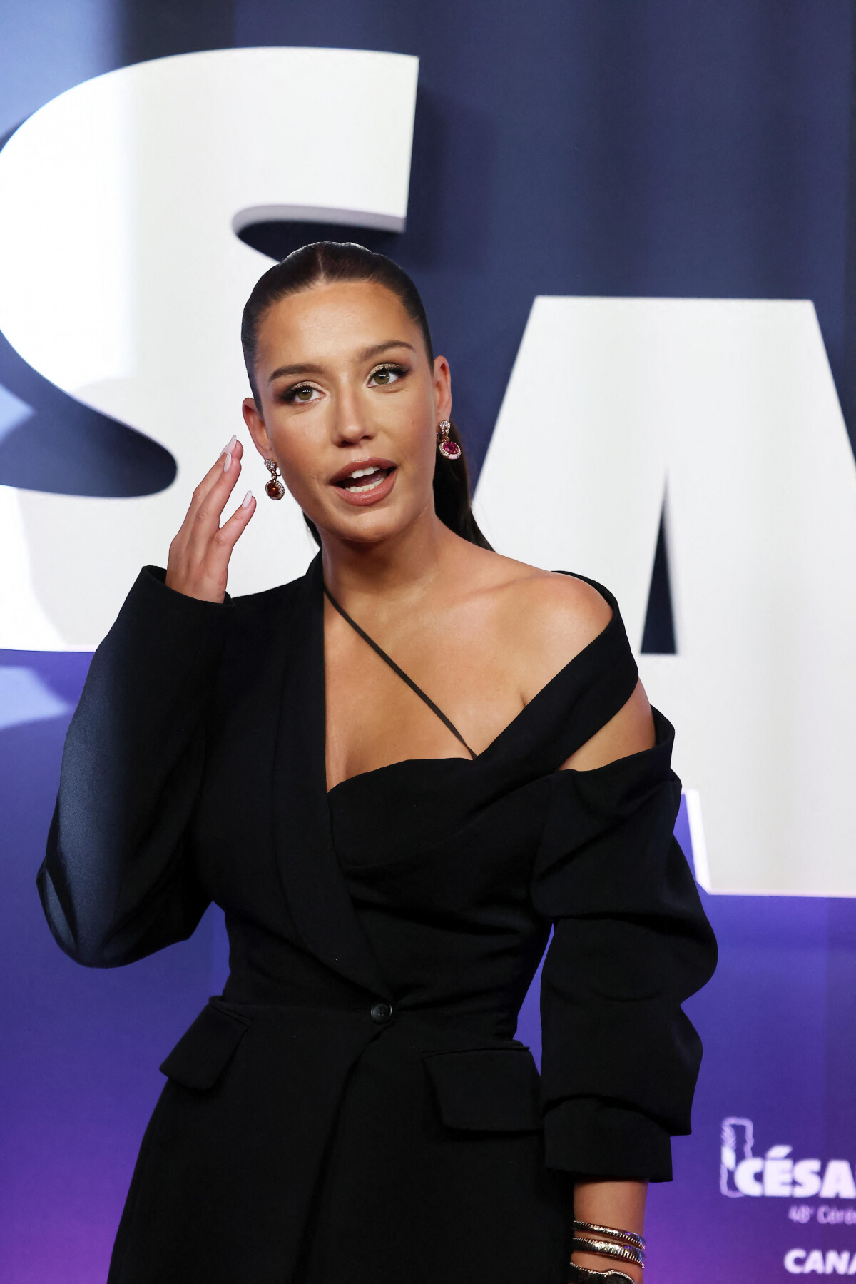 Photo : "C'est horrible", a-t-elle confié à Léna Situations, avant de ...