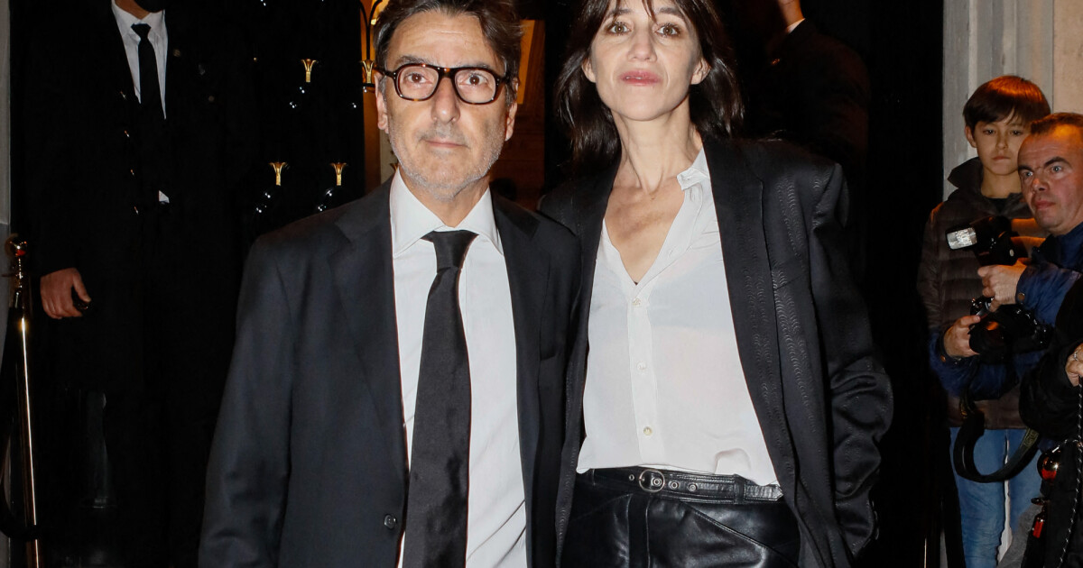 Alice Attal ultra sexy en crop top à ficelles : elle pose ventre à l ...