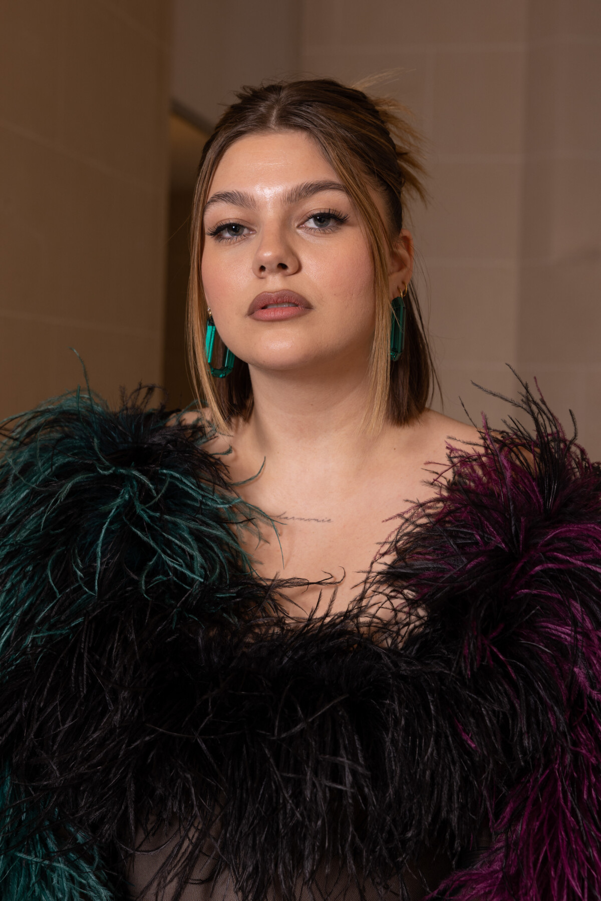 Photo : Exclusif - Louane - Défilé de mode prêt-à-porter automne-hiver ...