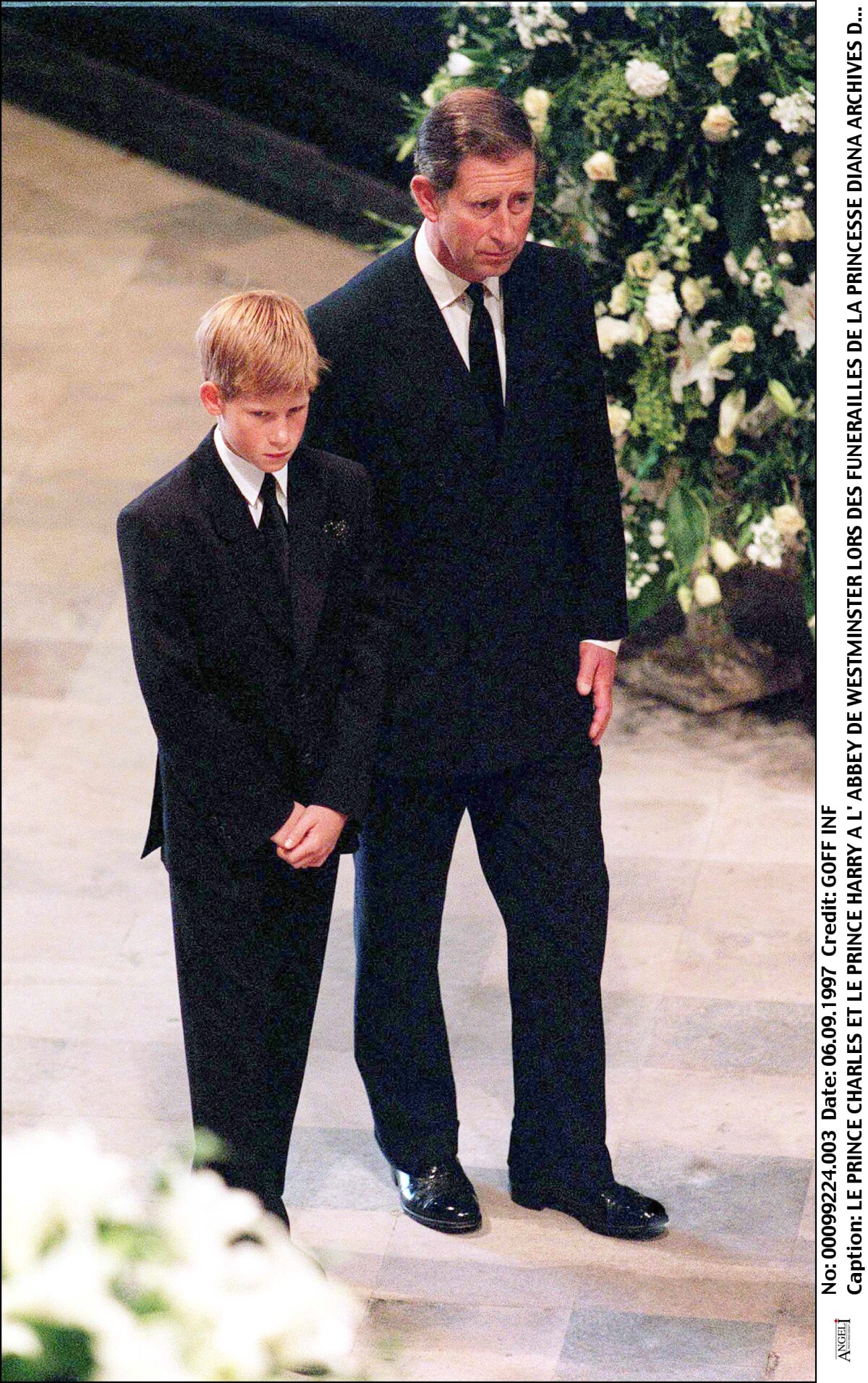 Photo : Le prince Harry et le prince Charles durant les obsèques de ...