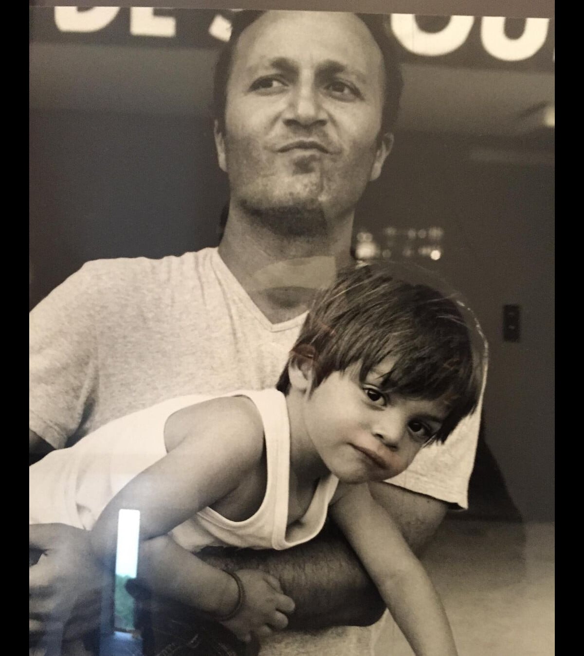 Photo : Arthur avec son fils aîné Samuel, enfant. - Purepeople