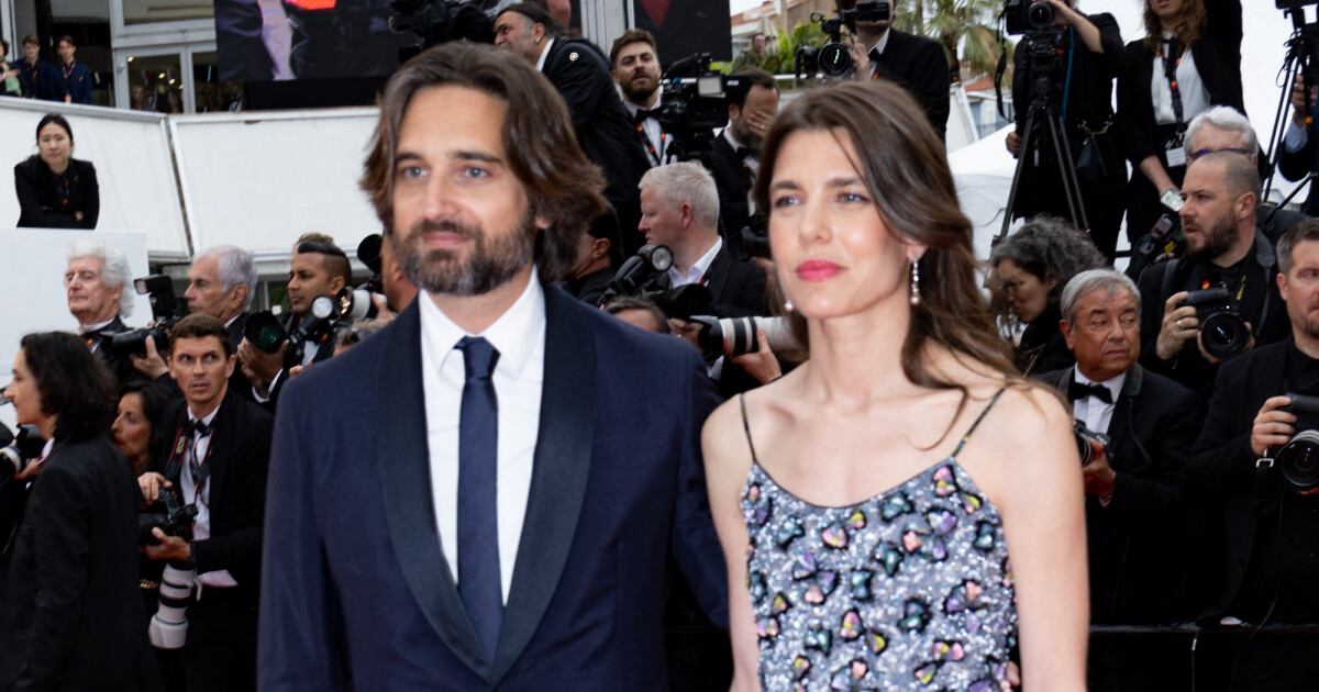 Charlotte Casiraghi au bras de Dimitri Rassam à Cannes : amoureux ...