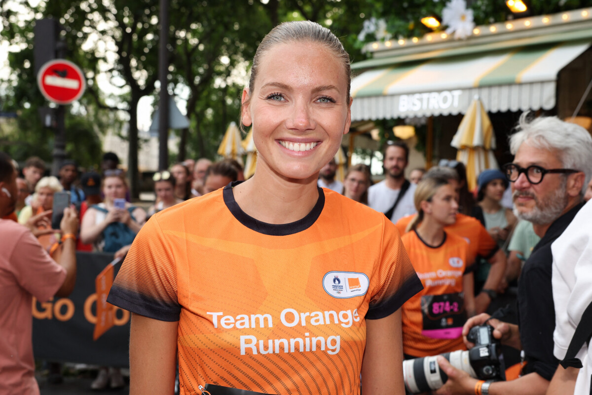 Photo : L'ancienne Miss France Amandine Petit. Amandine Petit (Miss ...