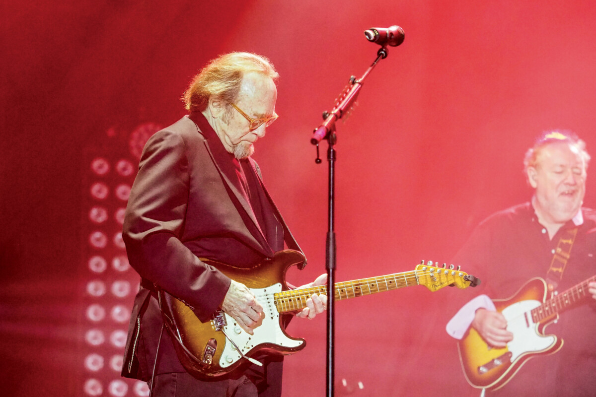 Photo : Stephen Stills - Véronique Sanson en concert pour l'ouverture ...