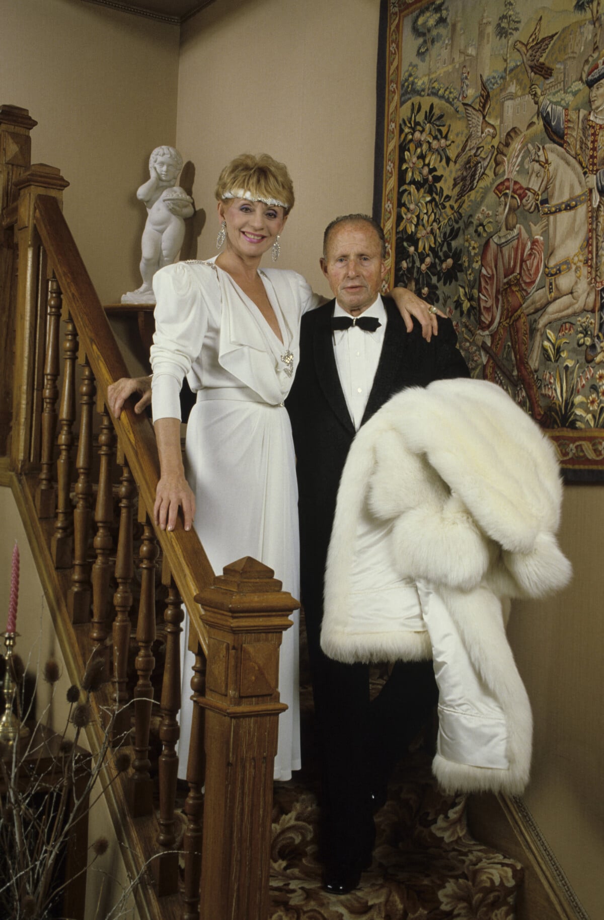 Photo : Annie Cordy avec son mari Bruno chez elle le 23 décembre 1985 ...