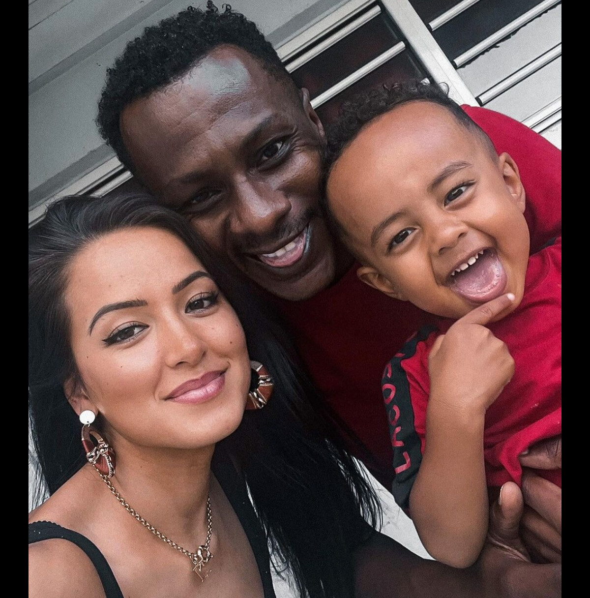 Photo : Selfie d'Olivia Gayat et de sa jolie famille relayé sur ...