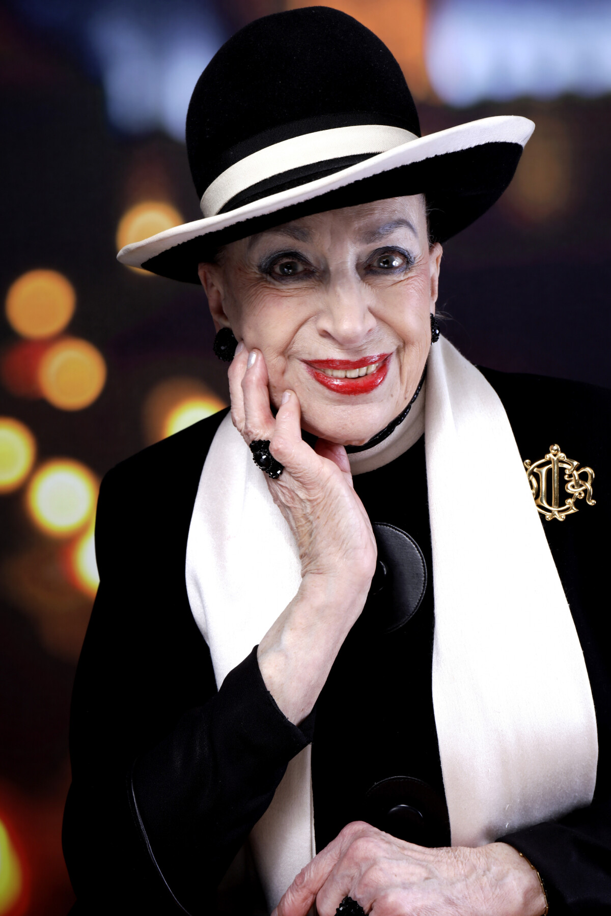 Photo : Portrait de Geneviève de Fontenay - Purepeople
