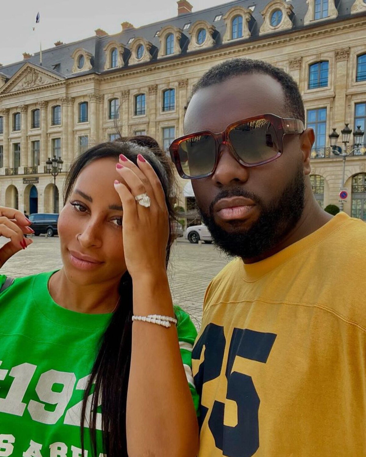 Photo : Point positif tout de même pour lui, sa famille en est sortie ...