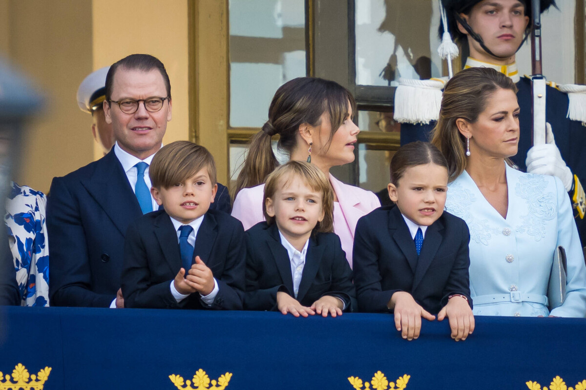 Photo : Les princesses ont choisi des robes pastels. Le prince Daniel ...