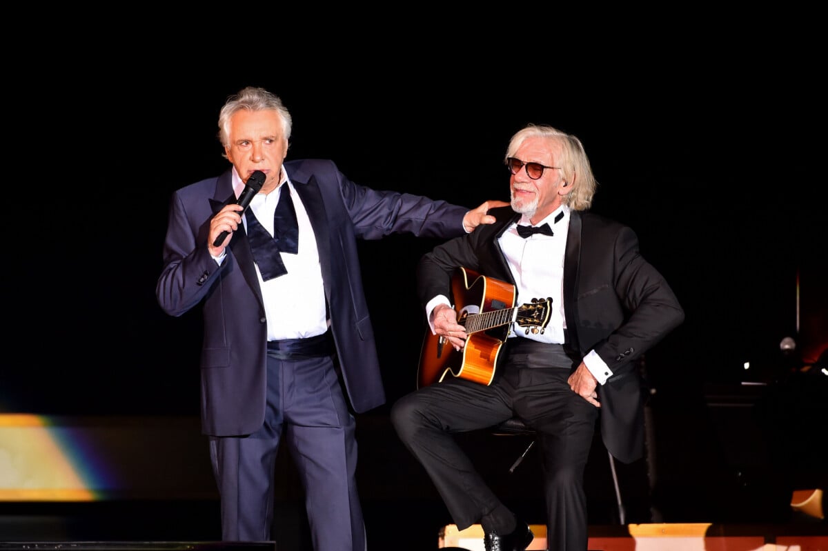Vidéo : Fernand Sardou mort brutalement sur scène, son fils Michel ...