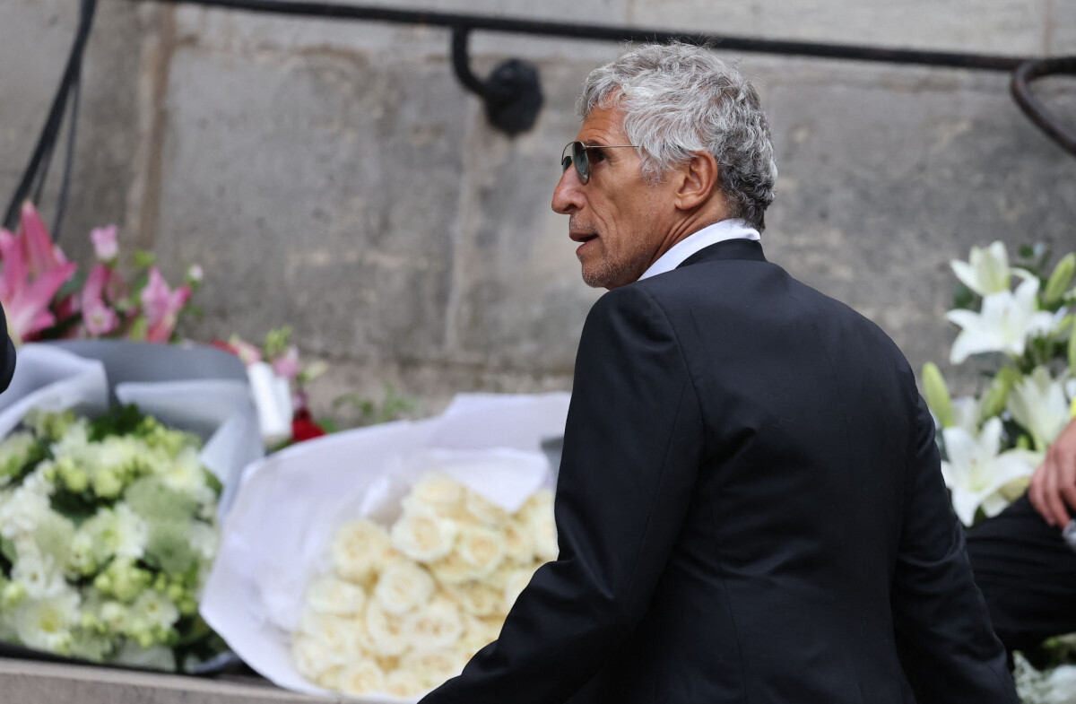 Photo : Nagui - Arrivées des célébrités aux obsèques de Jane Birkin en l'église Saint-Roch à ...