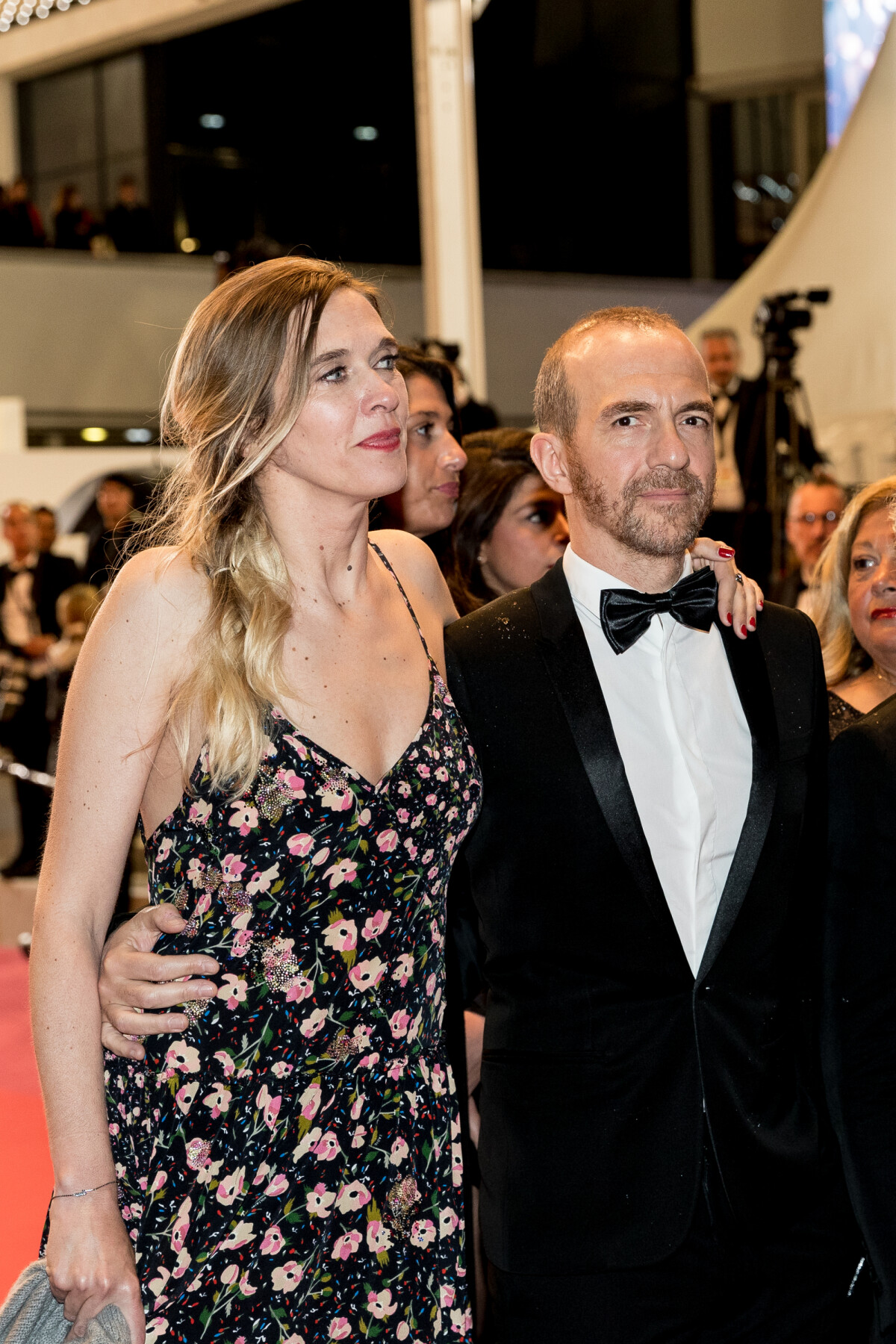 Photo : Marie Bastide et Calogero - Descente des marches du film "Les ...