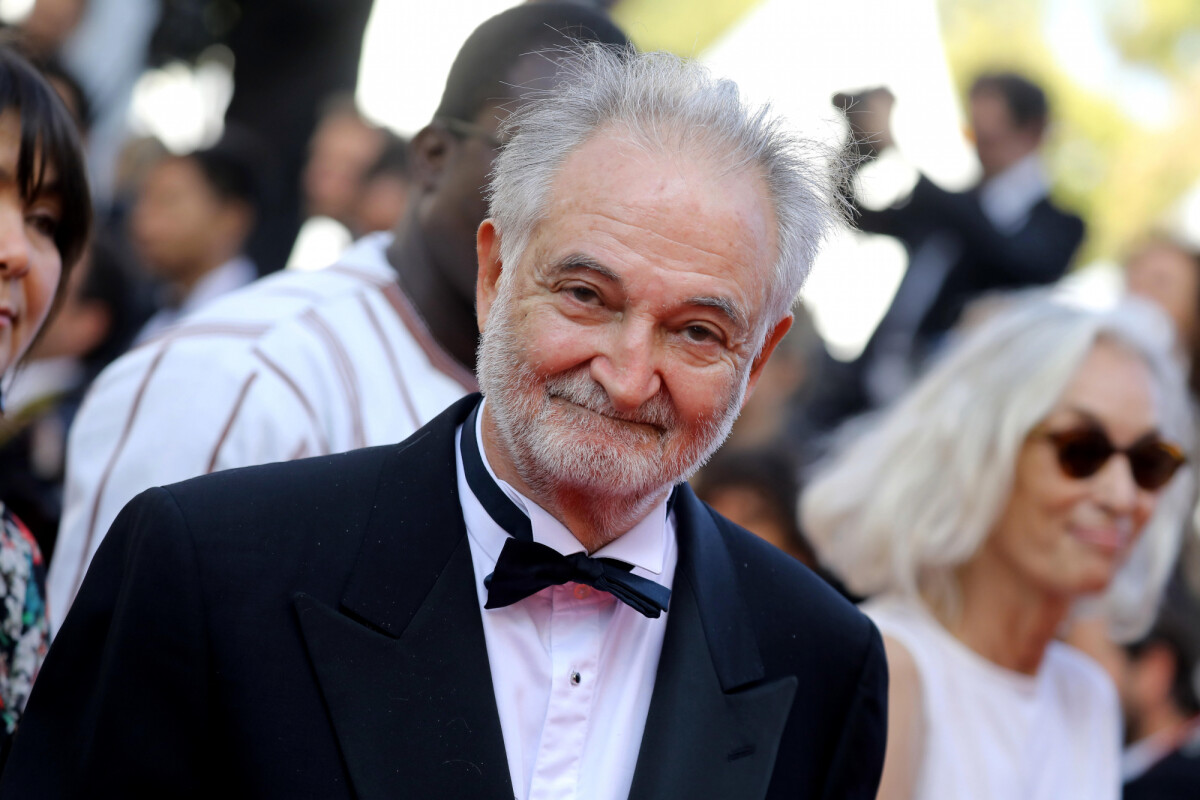 Photo : Jacques Attali - Montée des marches du film "Le Traitre (Il ...