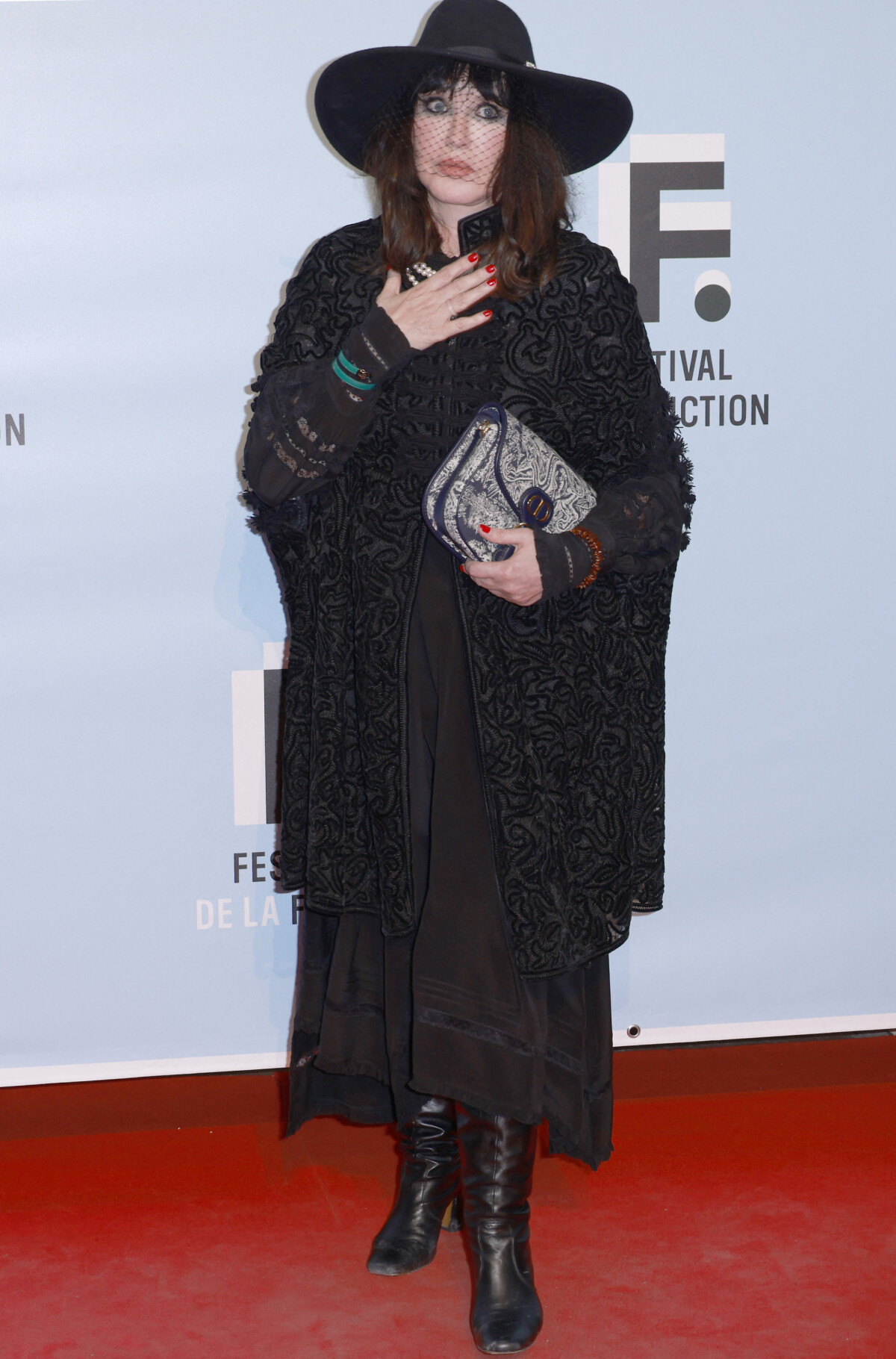 Vidéo : Isabelle Adjani jugée pour fraude fiscale et blanchiment à ...