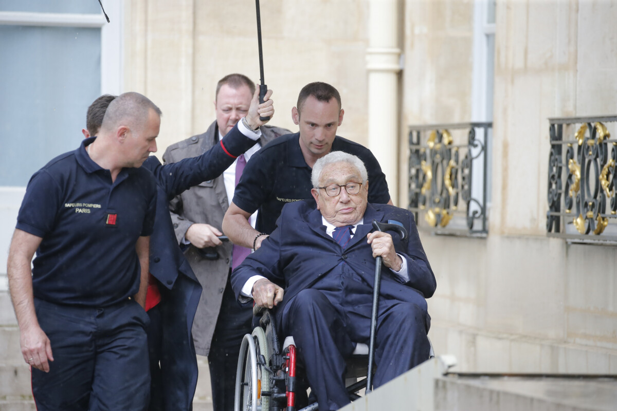 Photo : Henry Kissinger arrive à la remise de la légion d'honneur par ...