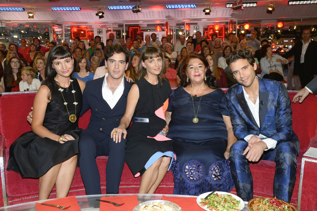 Photo : Info - Décès de la mère du chanteur Mika - Mika avec sa mère ...