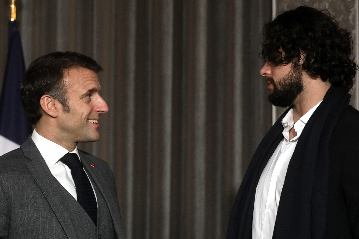 Photo : L'occasion pour Emmanuel Macron de rappeler l'objectif des JO ...