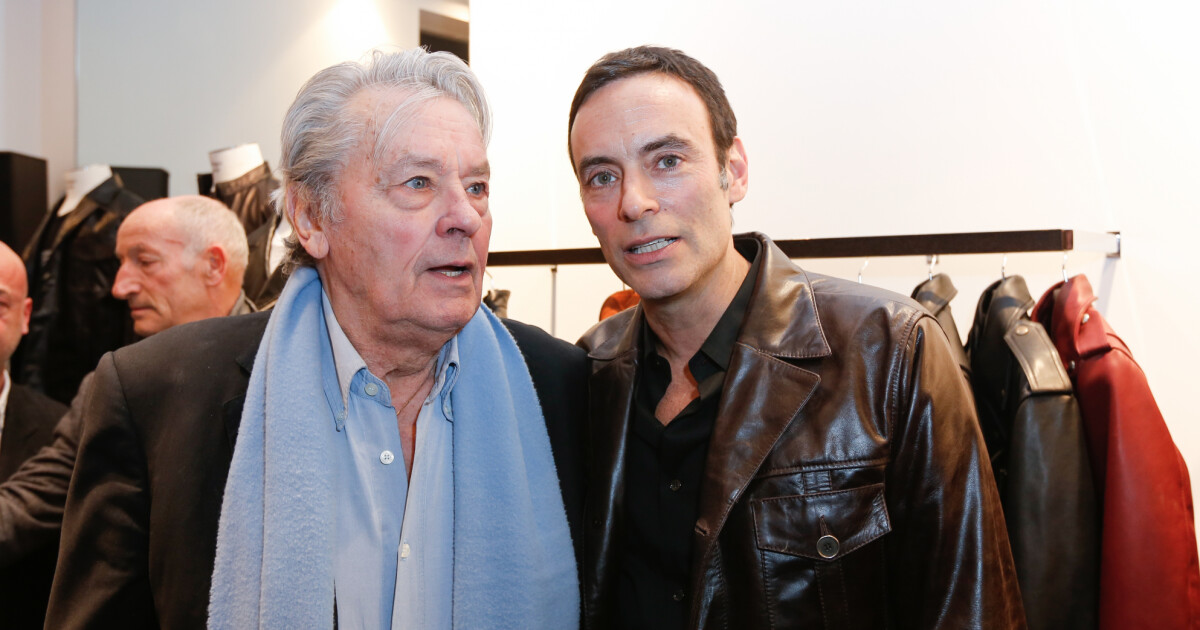 Anthony Delon nostalgique : il partage une adorable photo avec son père ...