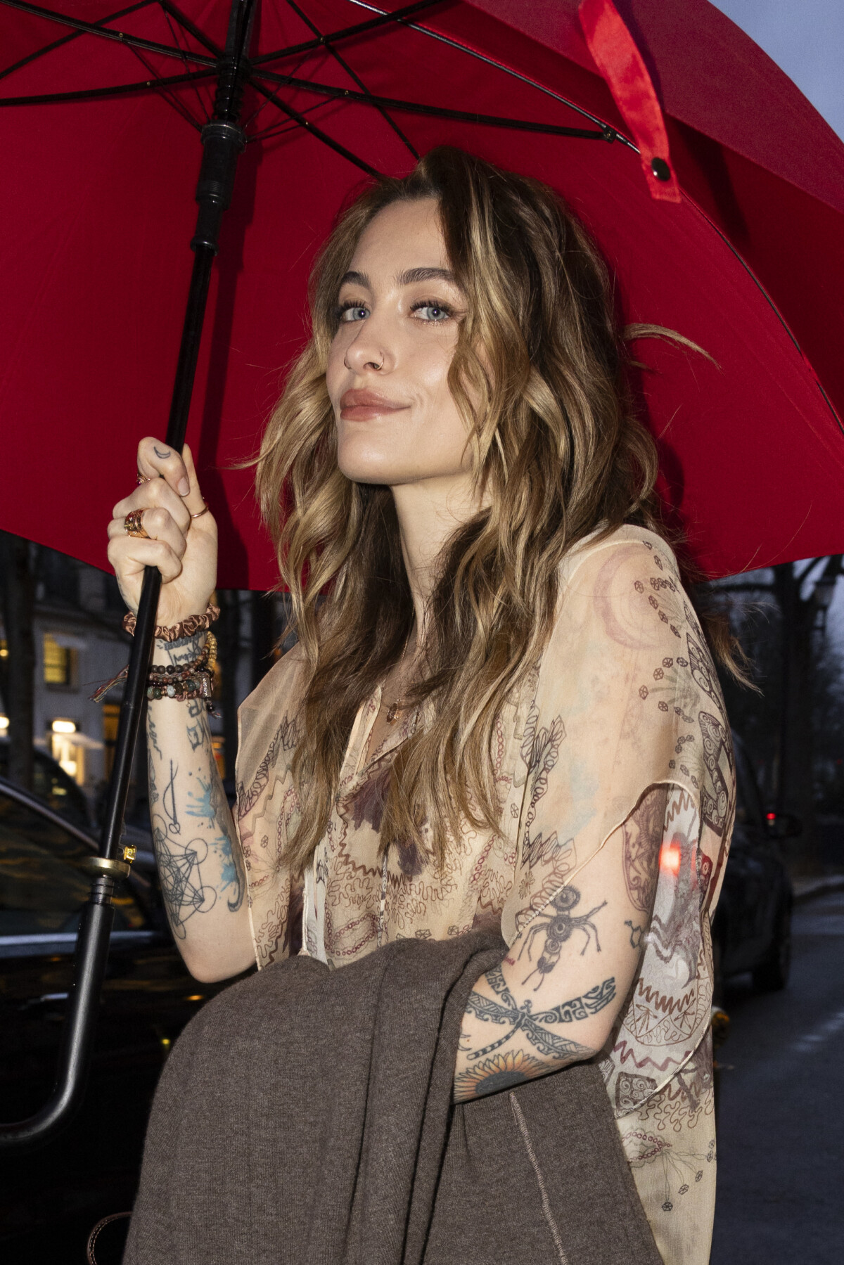 Photo : Exclusif - Paris Jackson à la sortie du Plaza Athénée à Paris ...