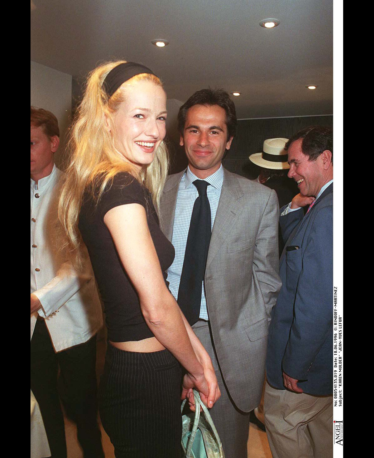 Photo : L'homme d'affaires a par la suite fréquenté le mannequin Karen ...