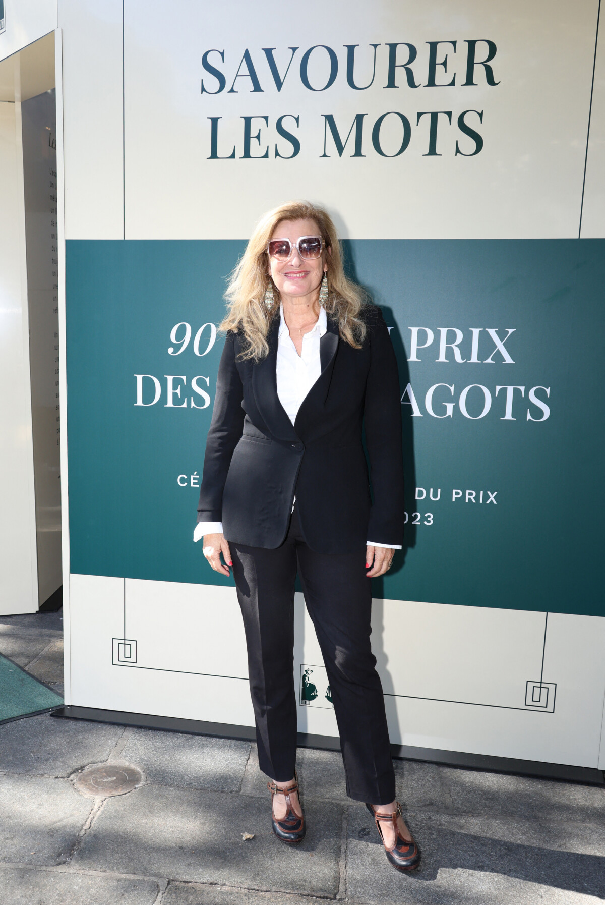 Photo : Valerie Trierweiler lors de la 90ème édition au café Les Deux ...